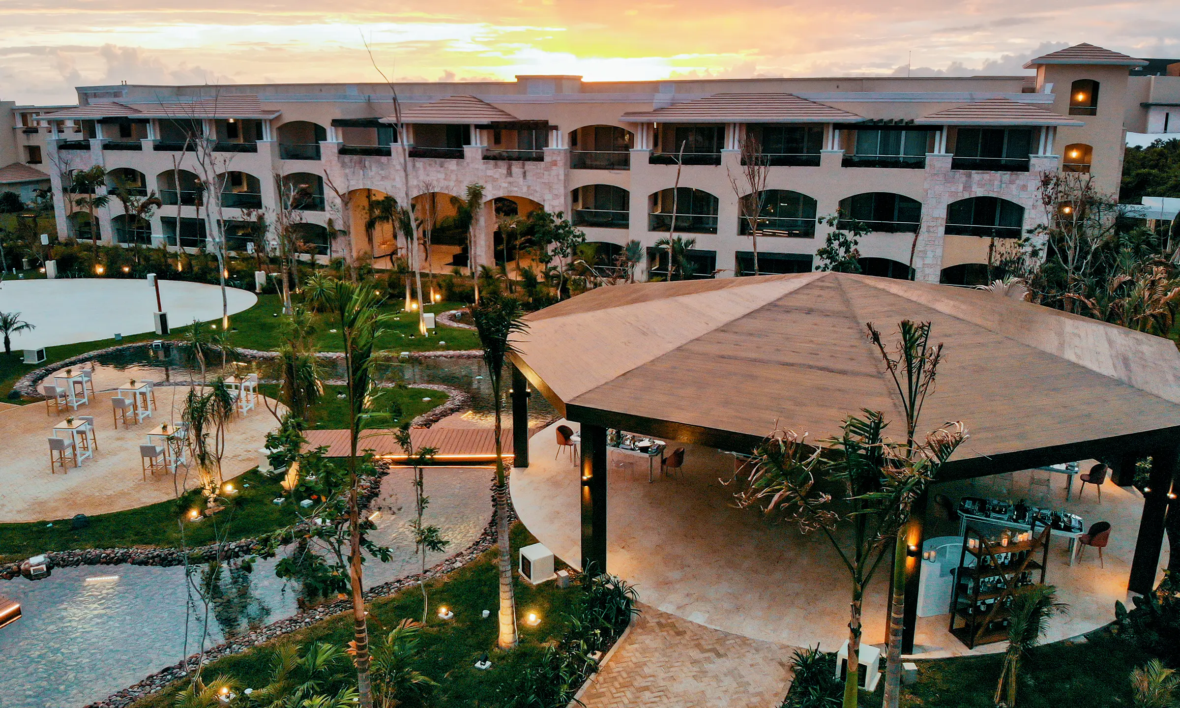 Destinations: Moon Palace The Grand Cancun | Palace Weddings